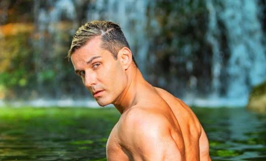 El cantautor italo-español Fabio Gómez estrena su sencillo “Líbrame ...