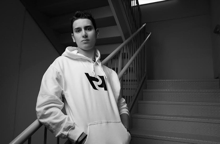 ¿Quién es Ryan Cox? El intérprete de "Dime tu nombre" - Artistas Valientes