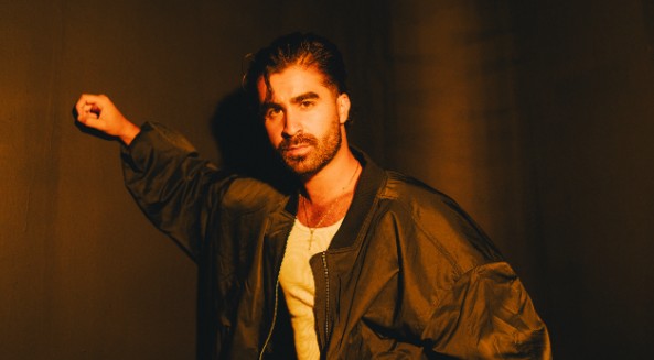 Diego Mena desafía estereotipos de la música latina y anuncia álbum ...
